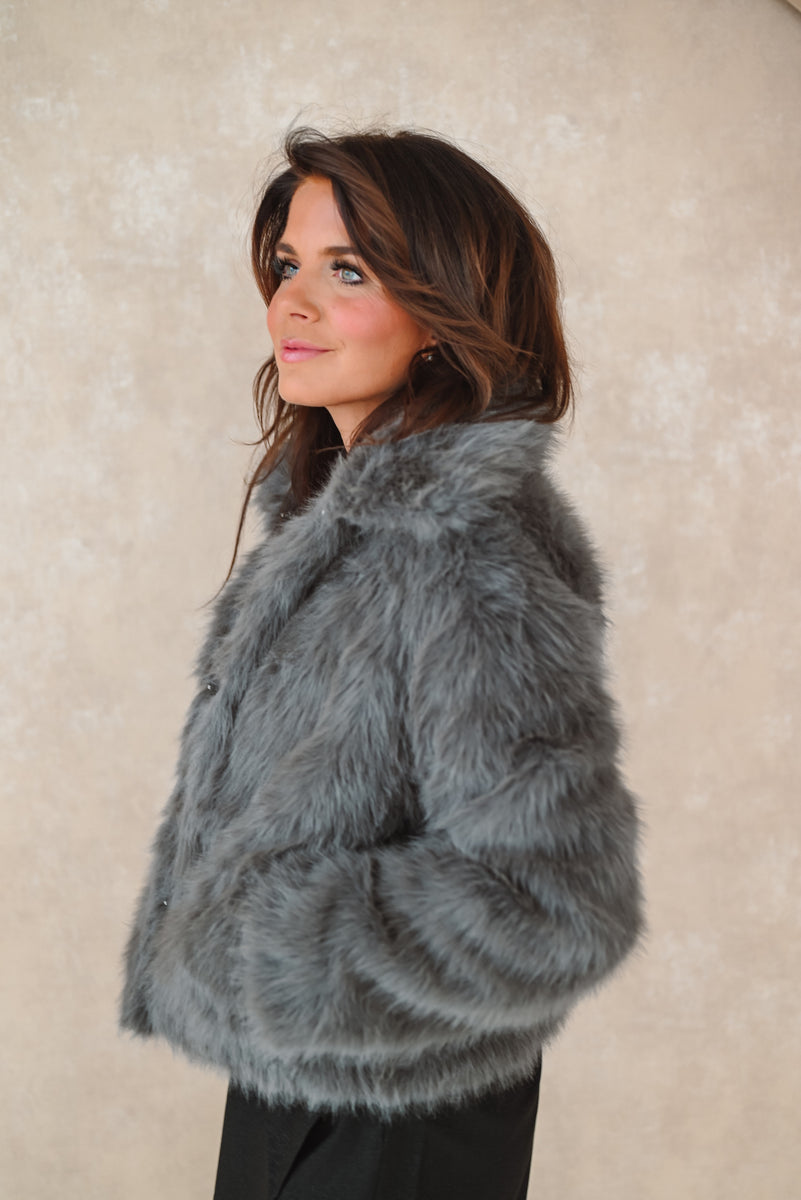 EVIE FAUX FUR JACK GREY – Jolie Noé